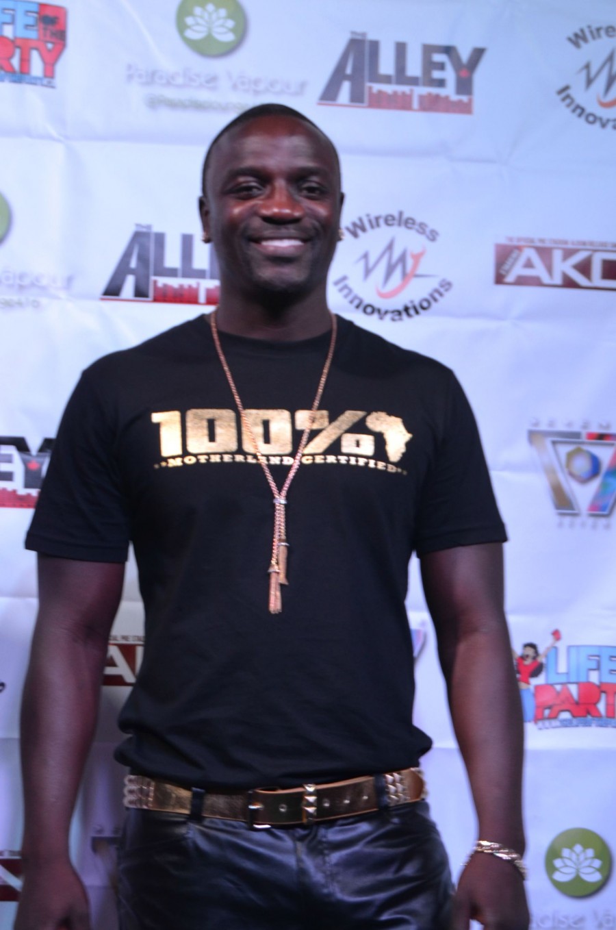AKON Canadian Promo Tour – The Pink Millennial