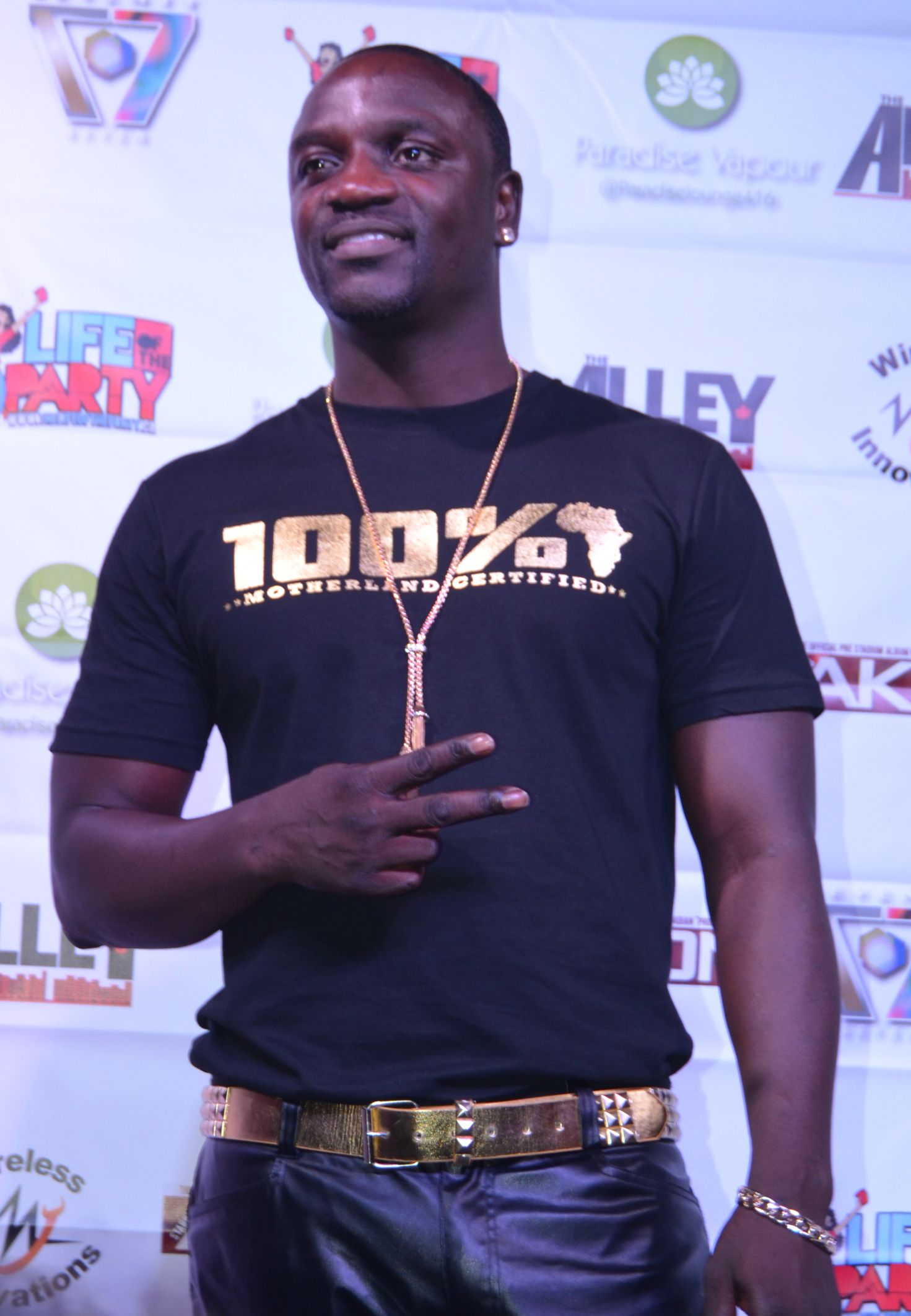 AKON Canadian Promo Tour – The Pink Millennial