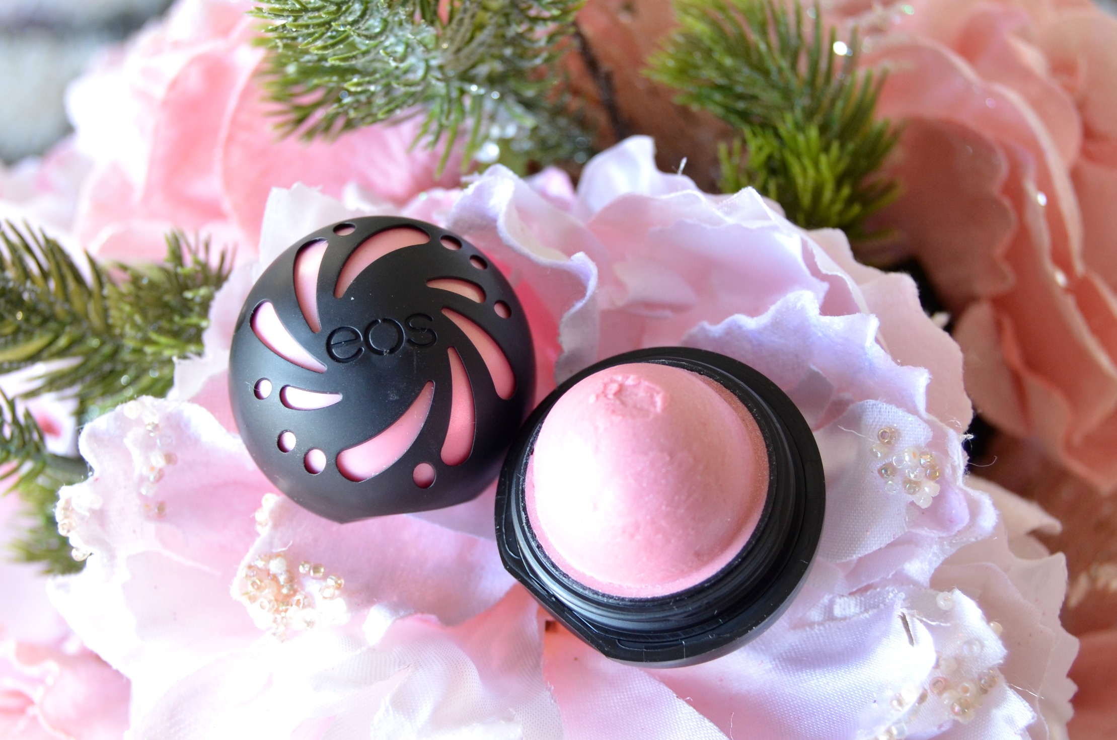 eos-organic-smooth-sphere-lip-balms-4 – The Pink Millennial