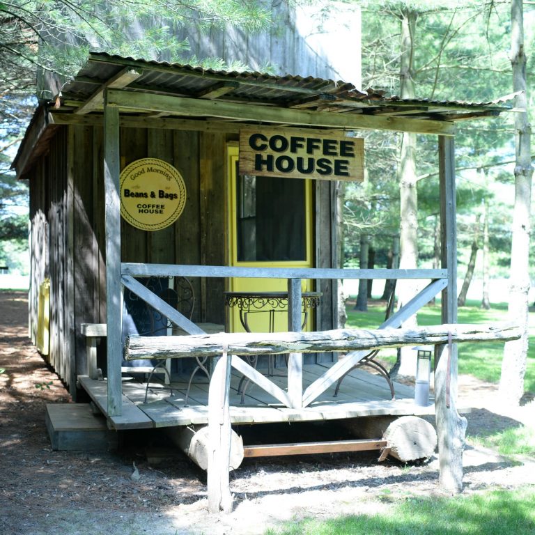 Ultimate Guide to Strathroy, Ontario – The Pink Millennial