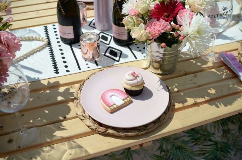 Guide to Hosting the Ultimate Boho Picnic – The Pink Millennial