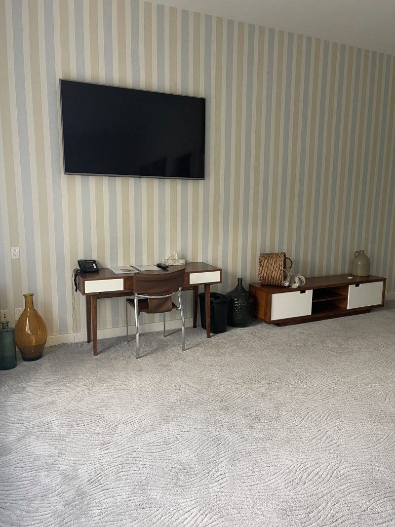 A historical stay at the Retro Suites in Chatham Ontario – The Pink ...